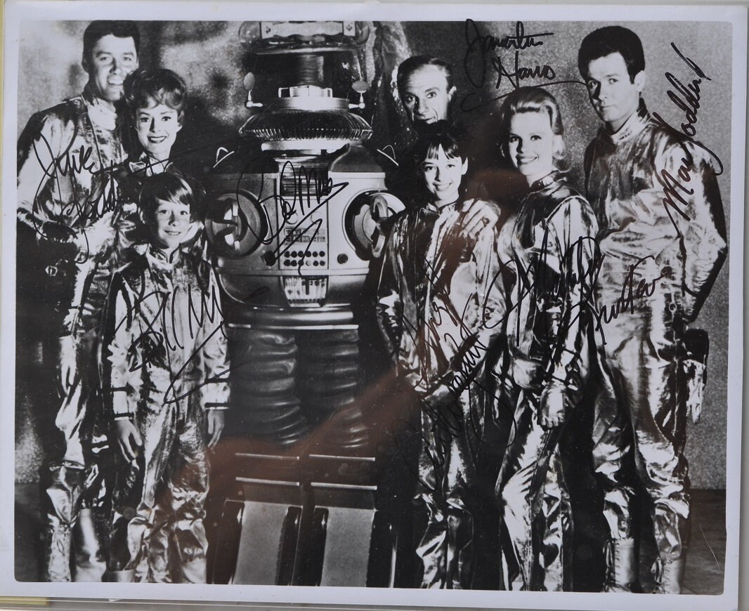 LOST in SPACE CAST Signed Photo X7 June Lockhart, Mark Goddard, Angela ...