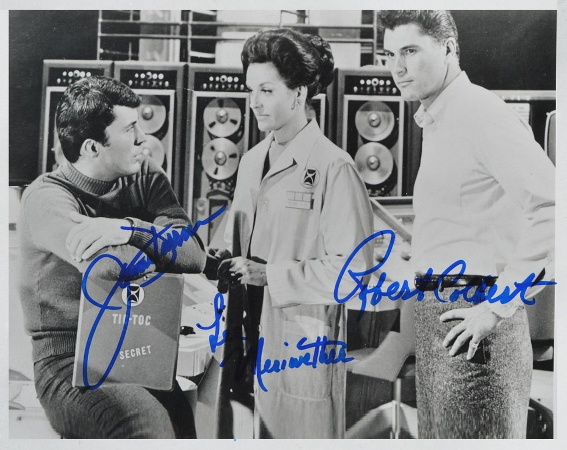 TIME TUNNEL Cast Signed Photo X3 - James Darren, Lee Meriwether + W/coa ...