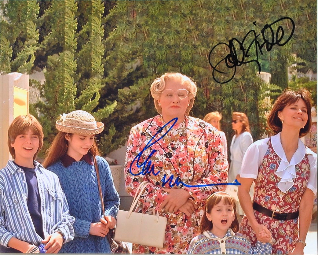 MRS. DOUBTFIRE Cast Signed Photo X2 – Robin Williams & Sally Field W ...