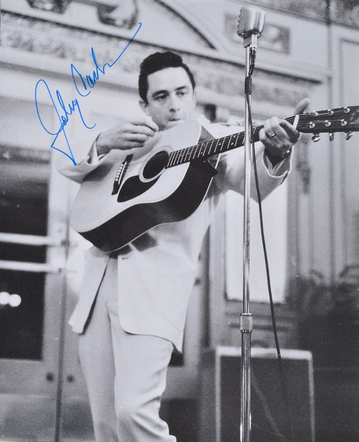 JOHNNY CASH Signed Autographed Photo - I Walk the Line - Ring of Fire W ...