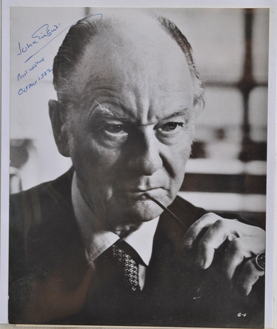JOHN GIELGUD SIGNED Photo - Arthur, Julius Caesar, Hamlet, Ages of Man ...