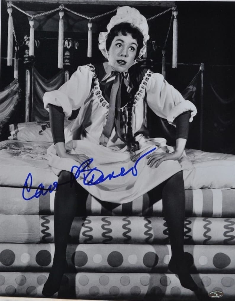 CAROL BURNETT SIGNED Photo - Annie, Noises off W/coa - Etsy