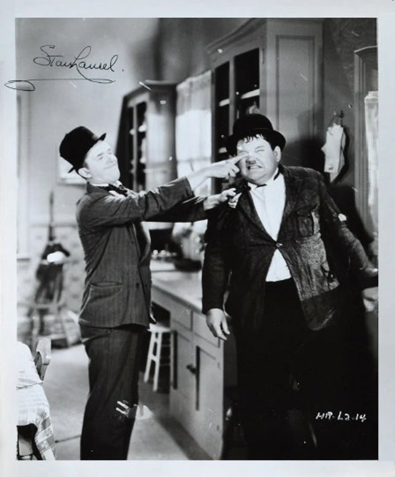 STAN LAUREL SIGNED Autographed Photo Laurel and Hardy Hal Roach W/coa ...