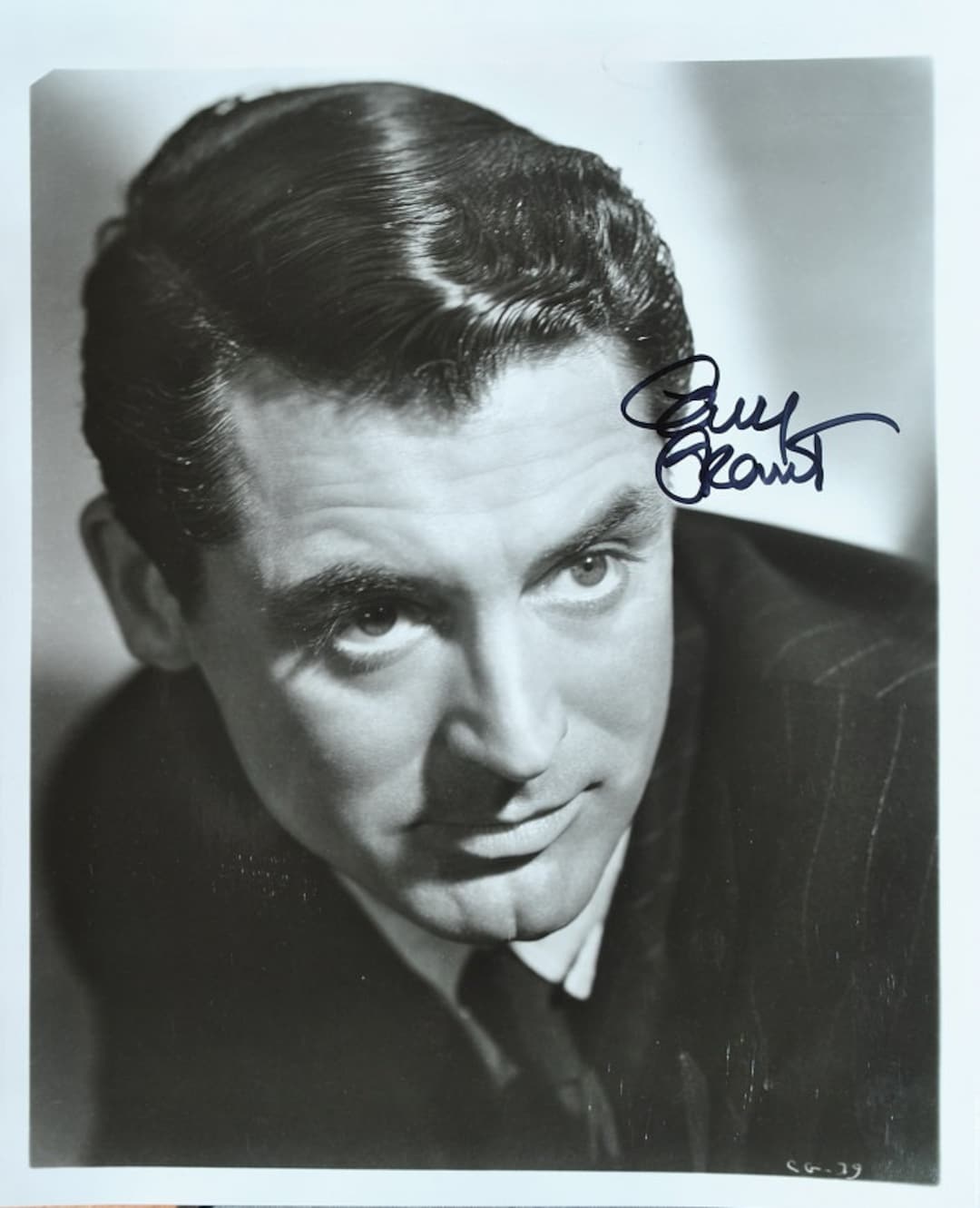 CARY GRANT SIGNED Autographed Photo - Only Angels Have Wings - Penny ...