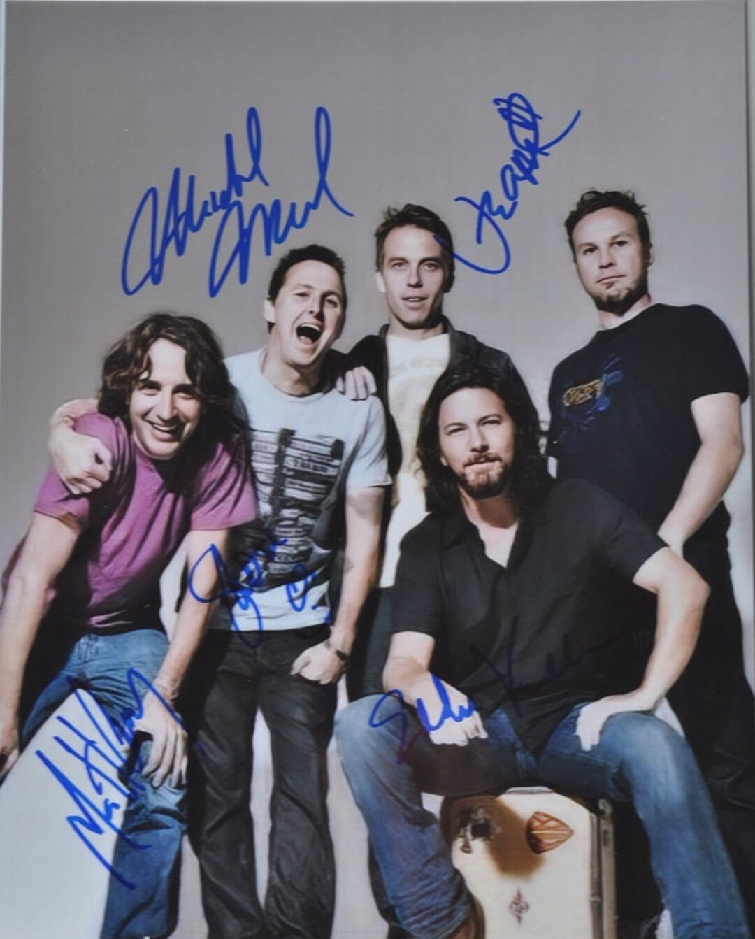 PEAR JAM Signed Photo X5 - Eddie Vedder, Mike, Jeff, Stone, and Matt W ...