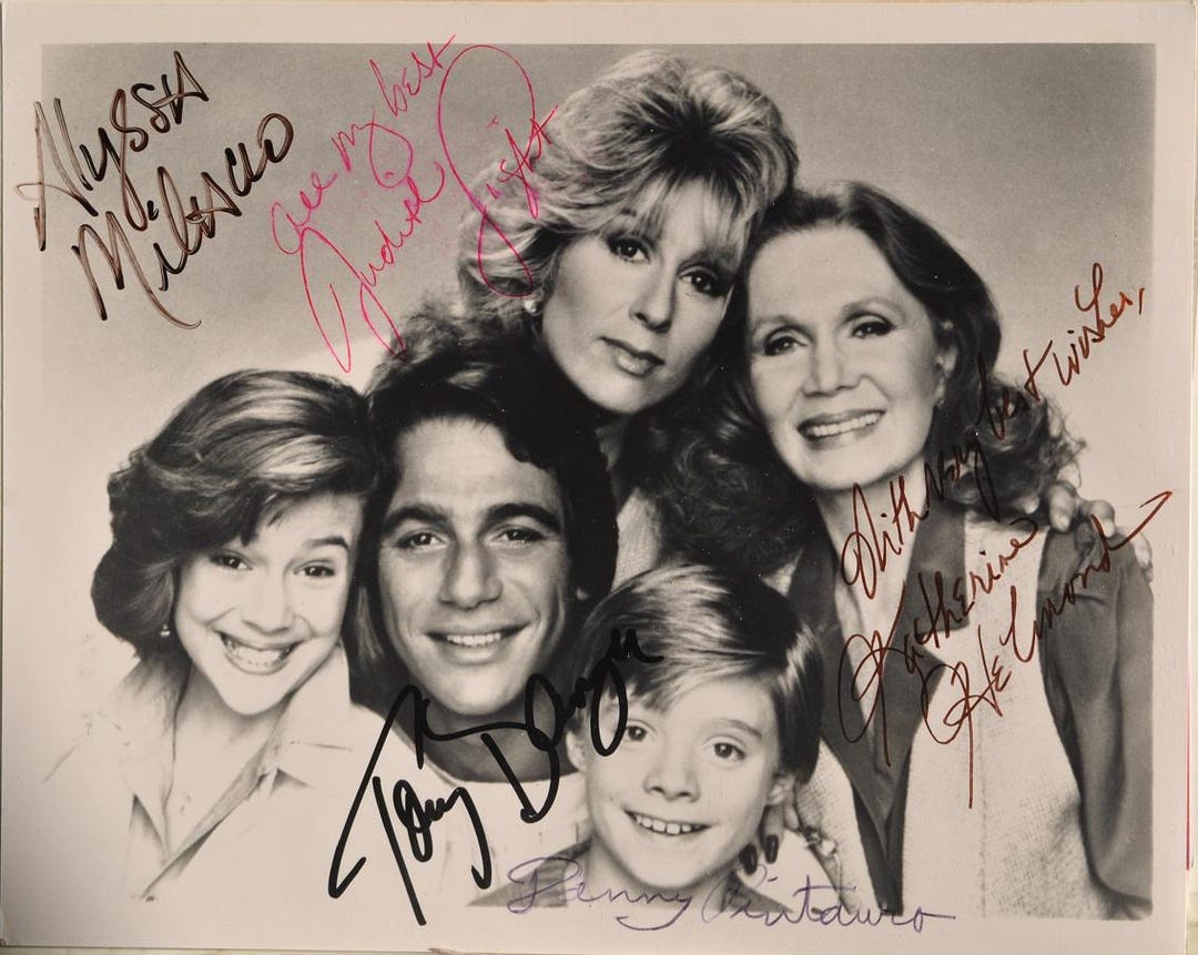 WHO'S THE BOSS Cast Signed Photo X5 - Alyssa Milano, Katharine Helmond ...
