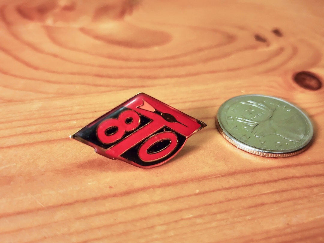 T80 Darts Pin Cool Vintage Dart Competition Brooch Pin Unique Rare Hat ...