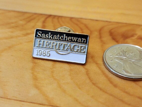 Saskatchewan Heritage 1985 - Beautiful Vintage SK Pin… - Gem