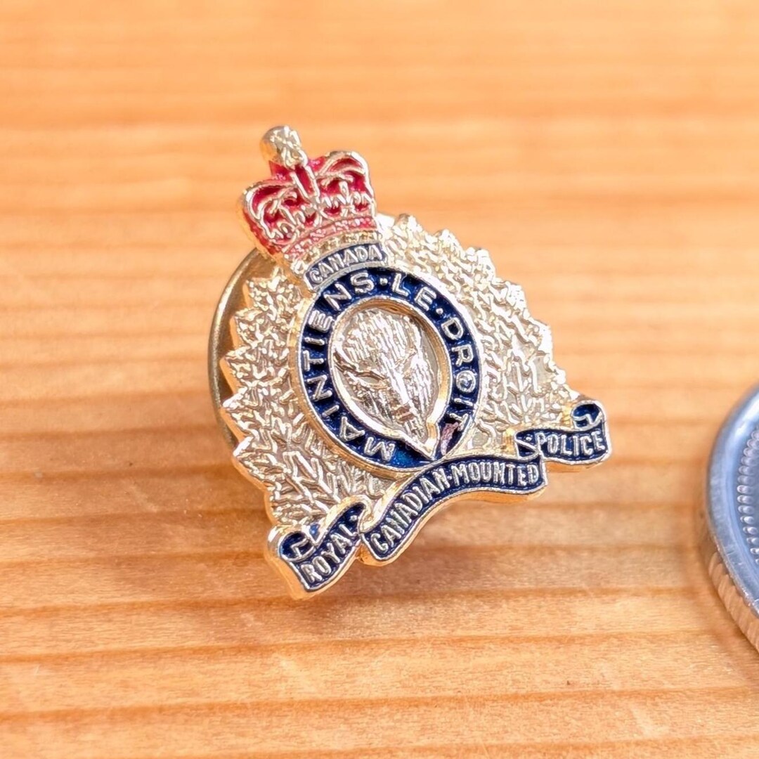 Maintiens Le Droit Royal Canadian Mounted Police Brooch Pin Unique Rare ...