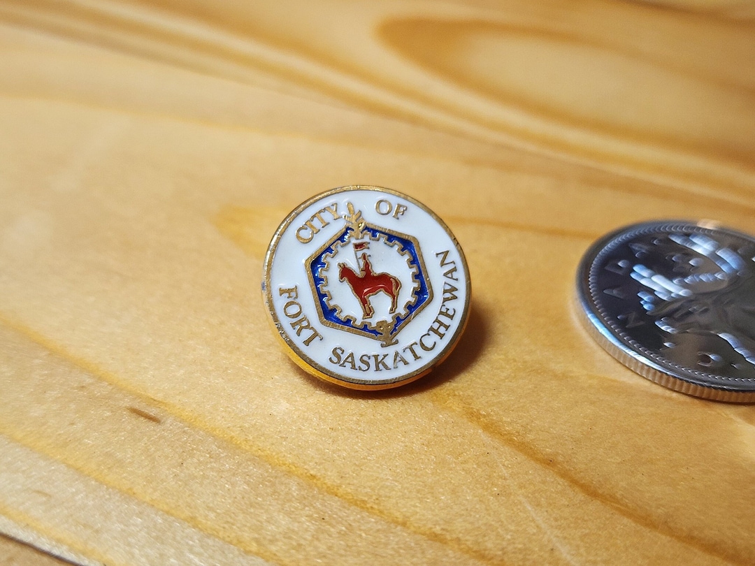 City of Fort Saskatchewan - Beautiful Vintage RCMP Brooch Pin Unique ...