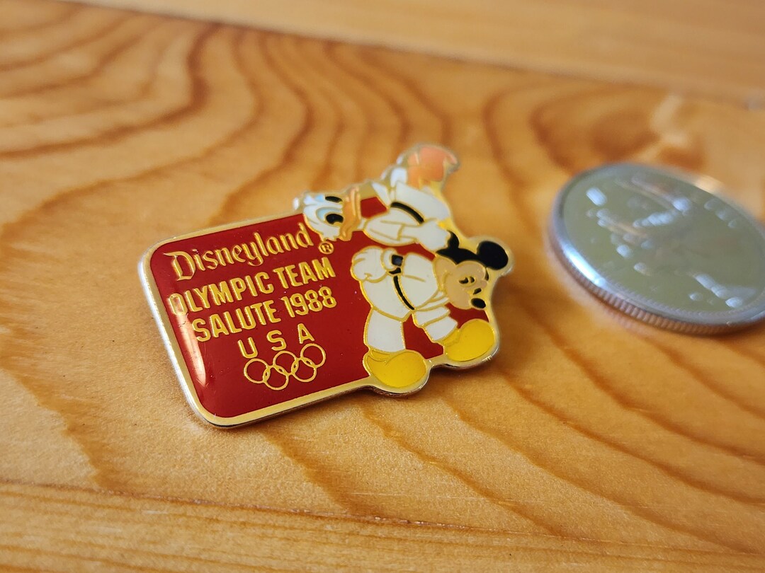 Disneyland Olympic Team Salute 1988 USA Mickey and Donald Olympic ...