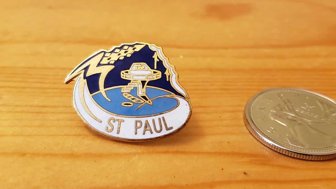 St Paul - UFO Landing Pad St Paul Alberta Pin - Brooch Pin- Unique Rare ...