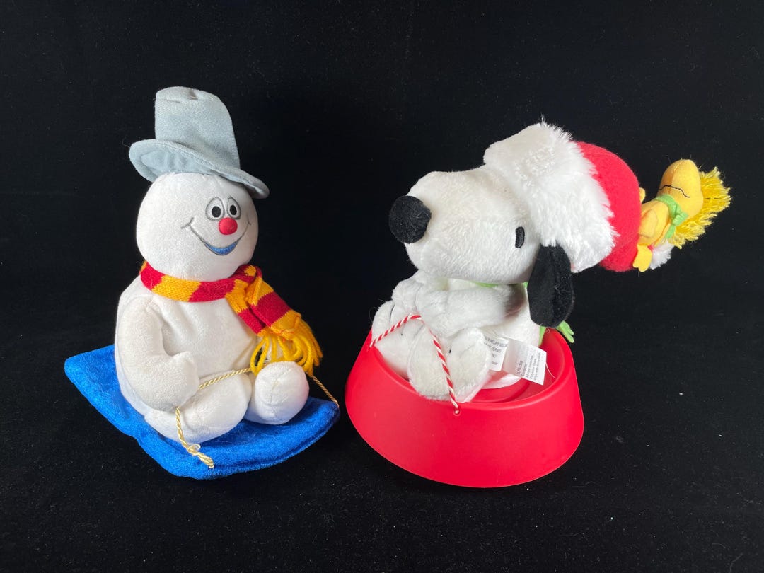 Christmas Peanuts Sledding Snoopy & Woodstock Bird Frosty the Snowman ...