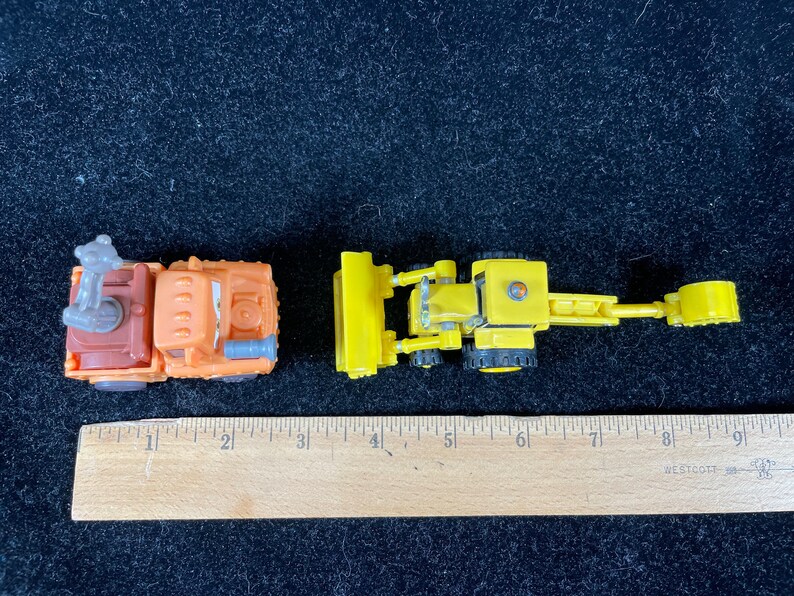 Bob the Builder Yellow Scoop the Digger Backhoe Bulldozer Diecast Toy ...
