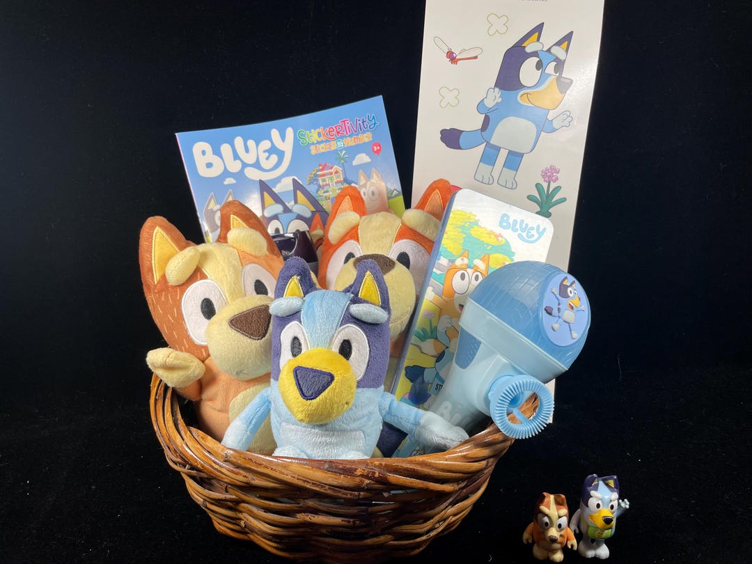 Bluey Gift Basket Talking Bingo Plush, Chili, Bluey, Bubble Blower Girl ...