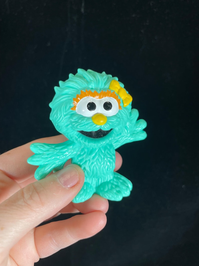Sesame Street Figures: Cookie Monster, Elmo, Oscar, Count, Big Bird ...