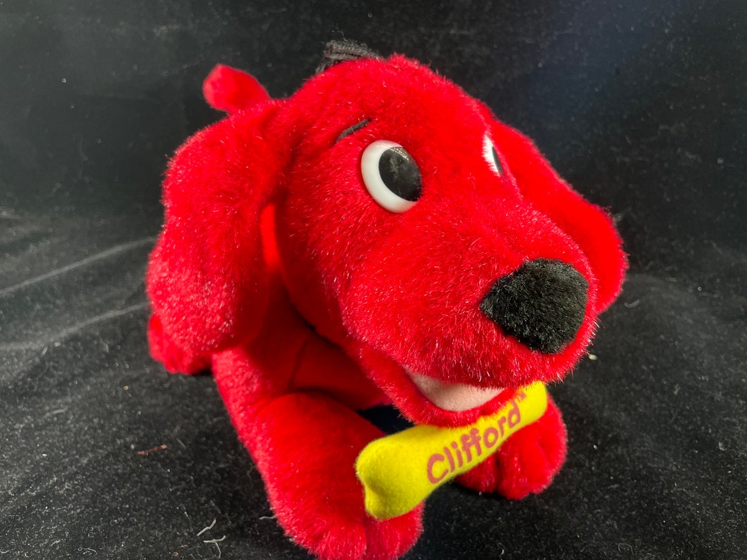 Clifford the Big Red Dog Interactive Plush Animated Barking Wags Tail ...