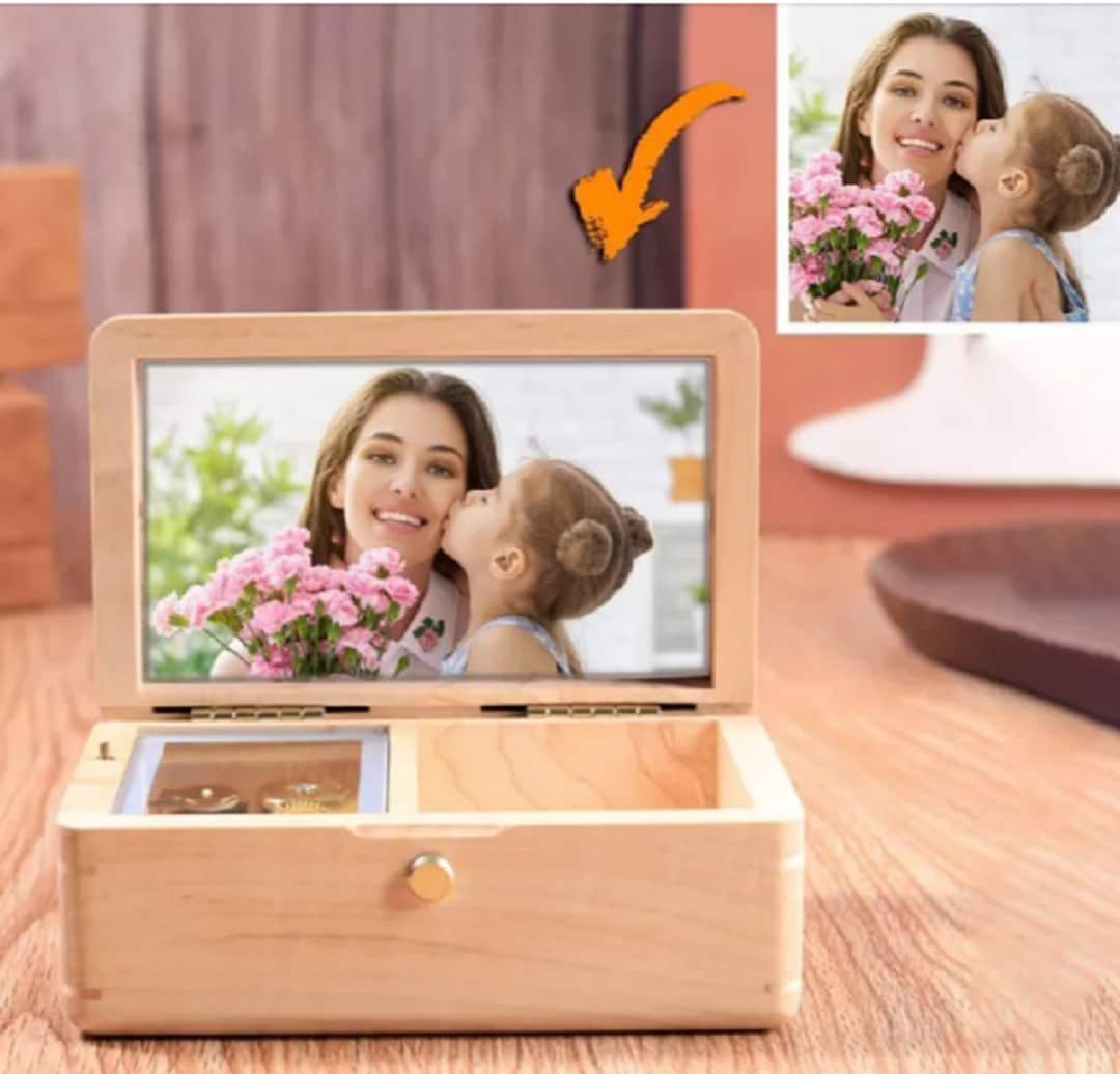 Custom Engraved Beechwood Music Box: Photo Frame Jewelry Box - Etsy