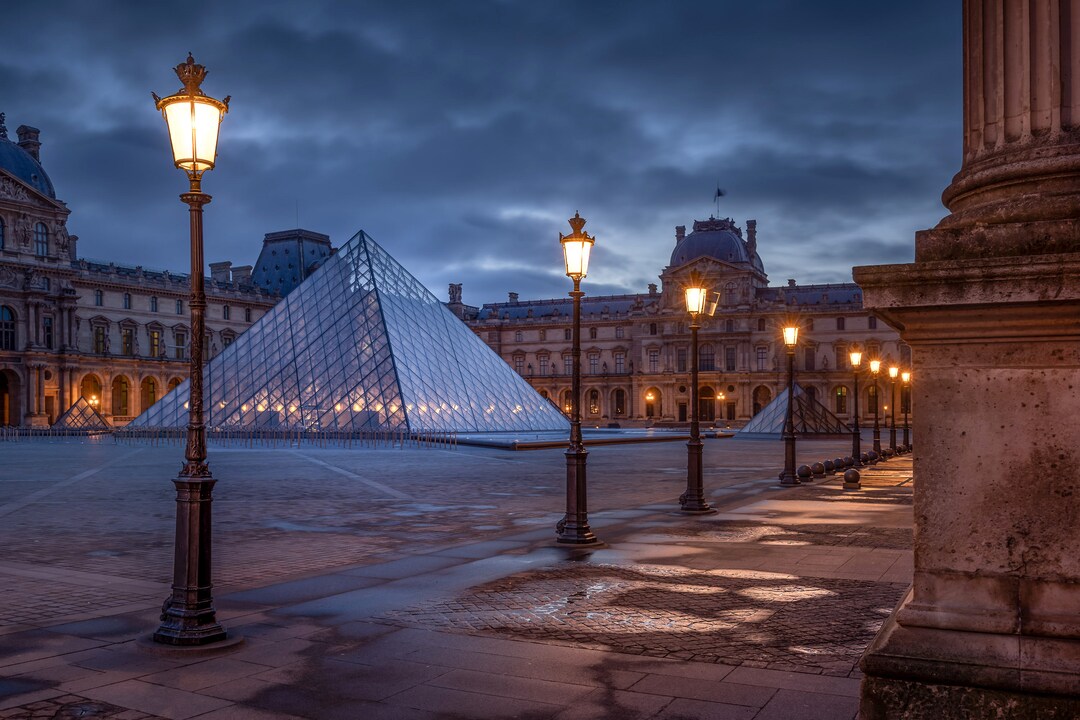 Paris Photography, First Light of Day at the Louvre Museum ...