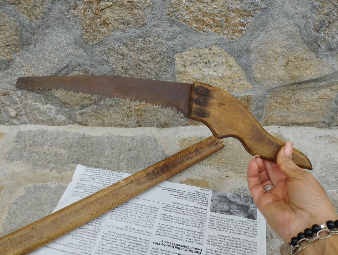 Vintage Hand Saw: Rusty Farmhouse Decor, Primitive Cutting Tool - Etsy