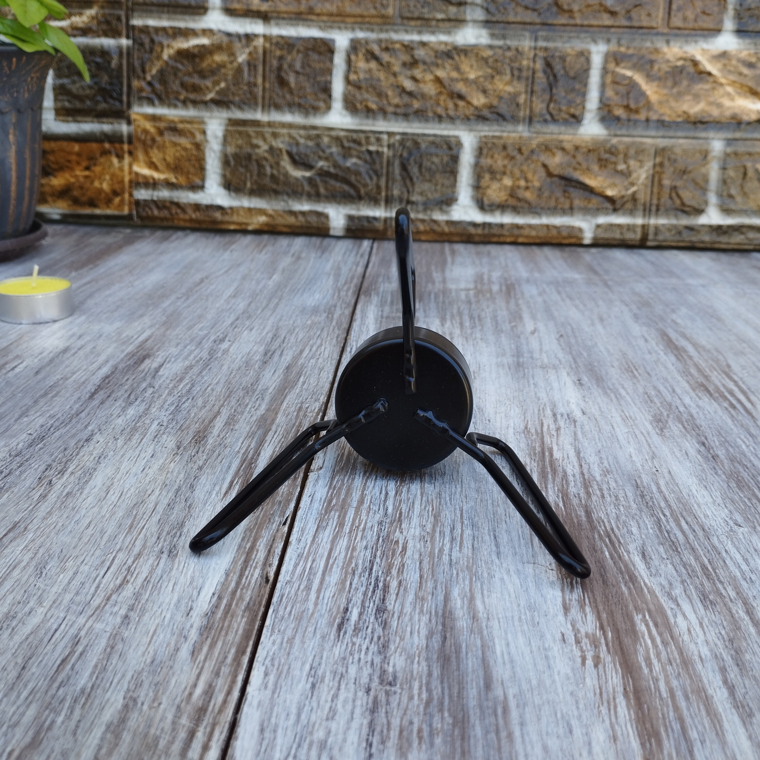 Retro Metal Black Three-legged Tealight Holder, Clean Design, Standing ...