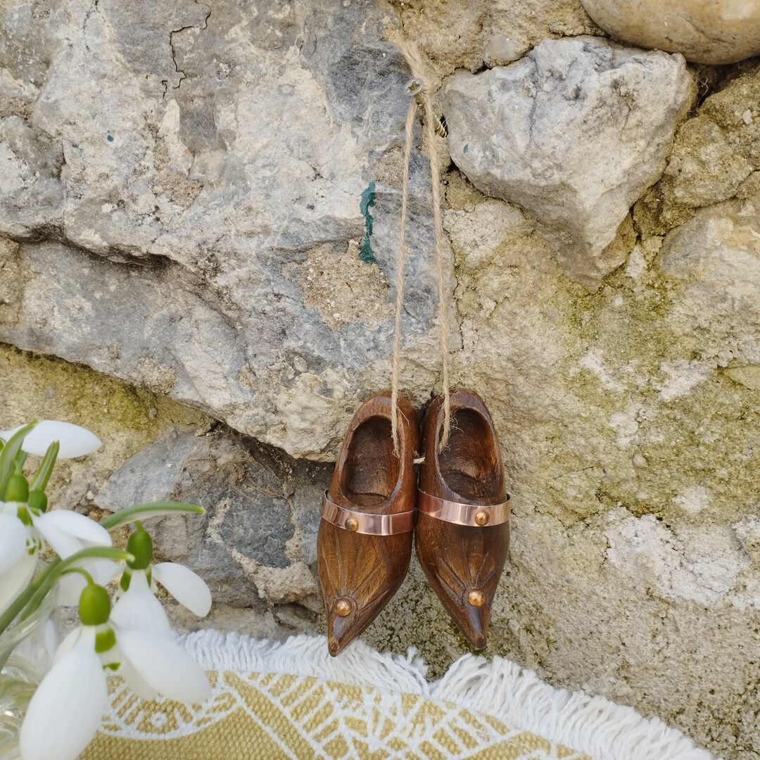 Vintage Wooden Shoe Set, Hand Carved Shoes, Souvenir Shoe Set ...