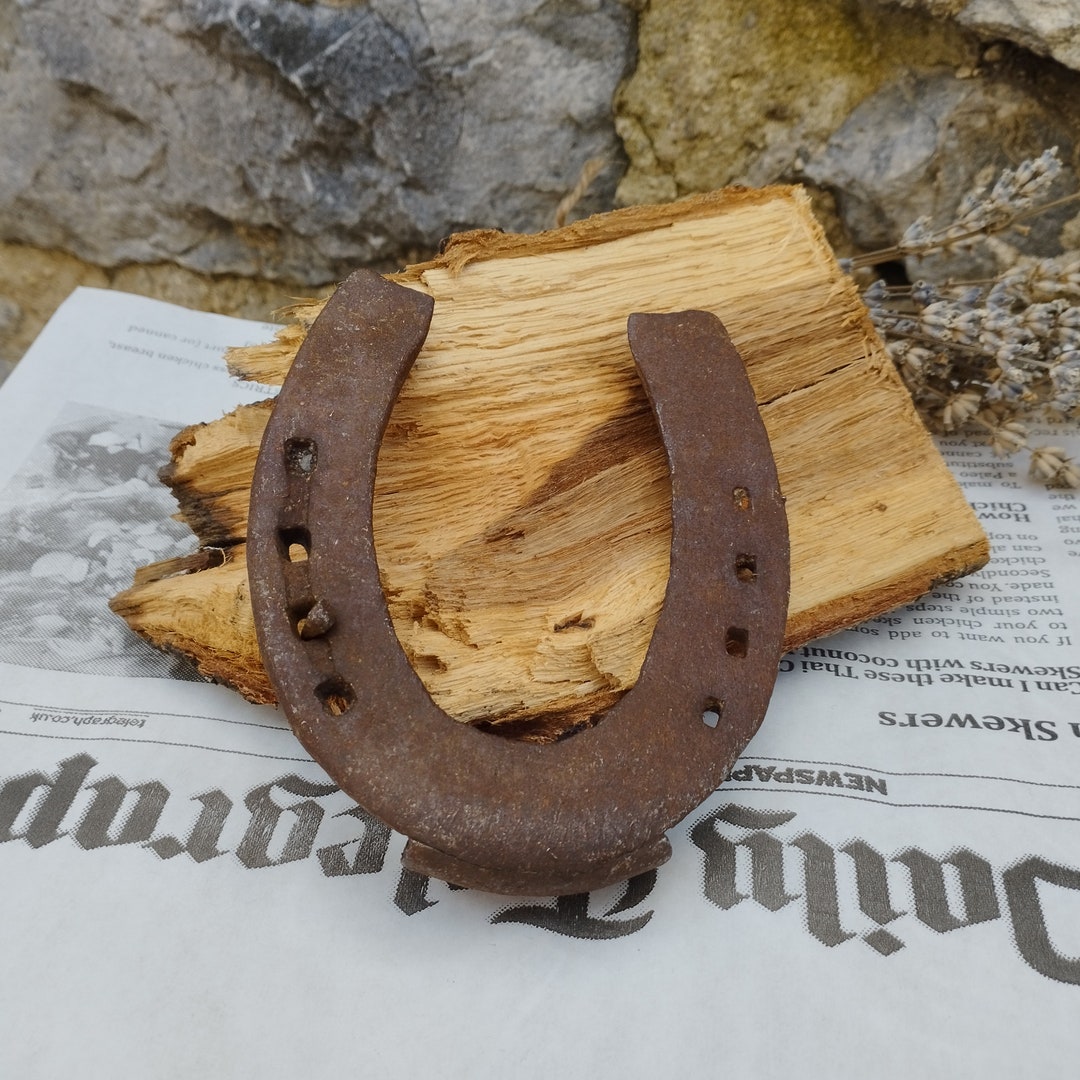 Antique Rusty Horseshoe, Primitive Real Horse Shoe, Farmhouse ...