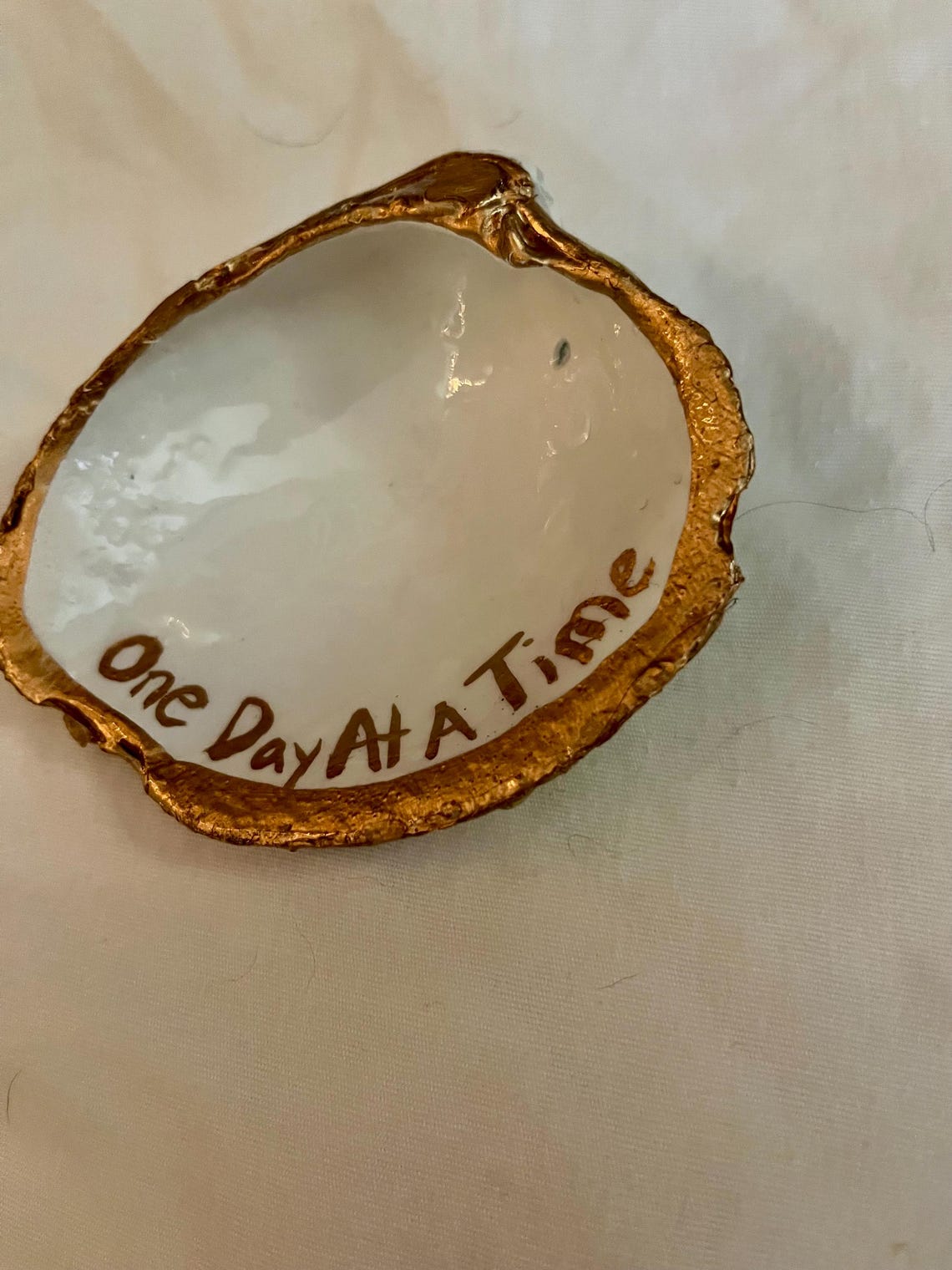 Bee Decoupage Clam Shell: Gold Trim Trinket Dish, Shell Art - Etsy