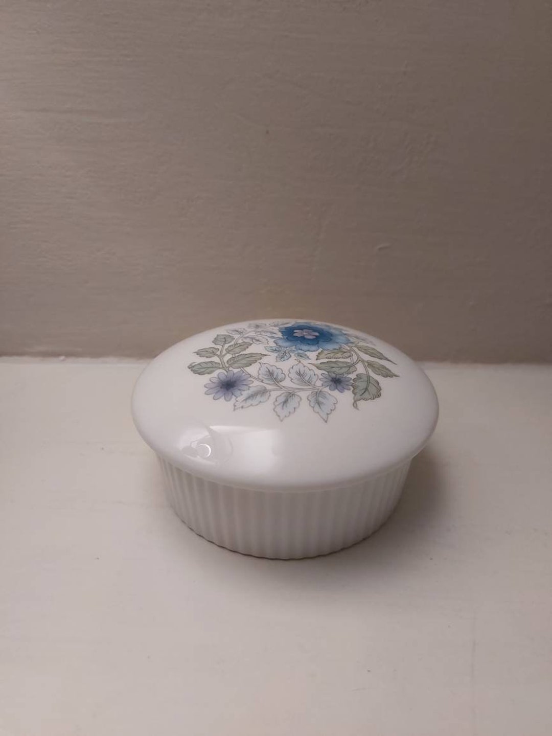 Vintage Wedgwood Clementine Round Trinket Box - Etsy