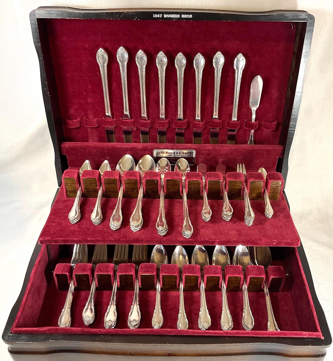 1847 Rogers Brothers Silver Plate Flatware Set, 95 Piece Remembrence ...