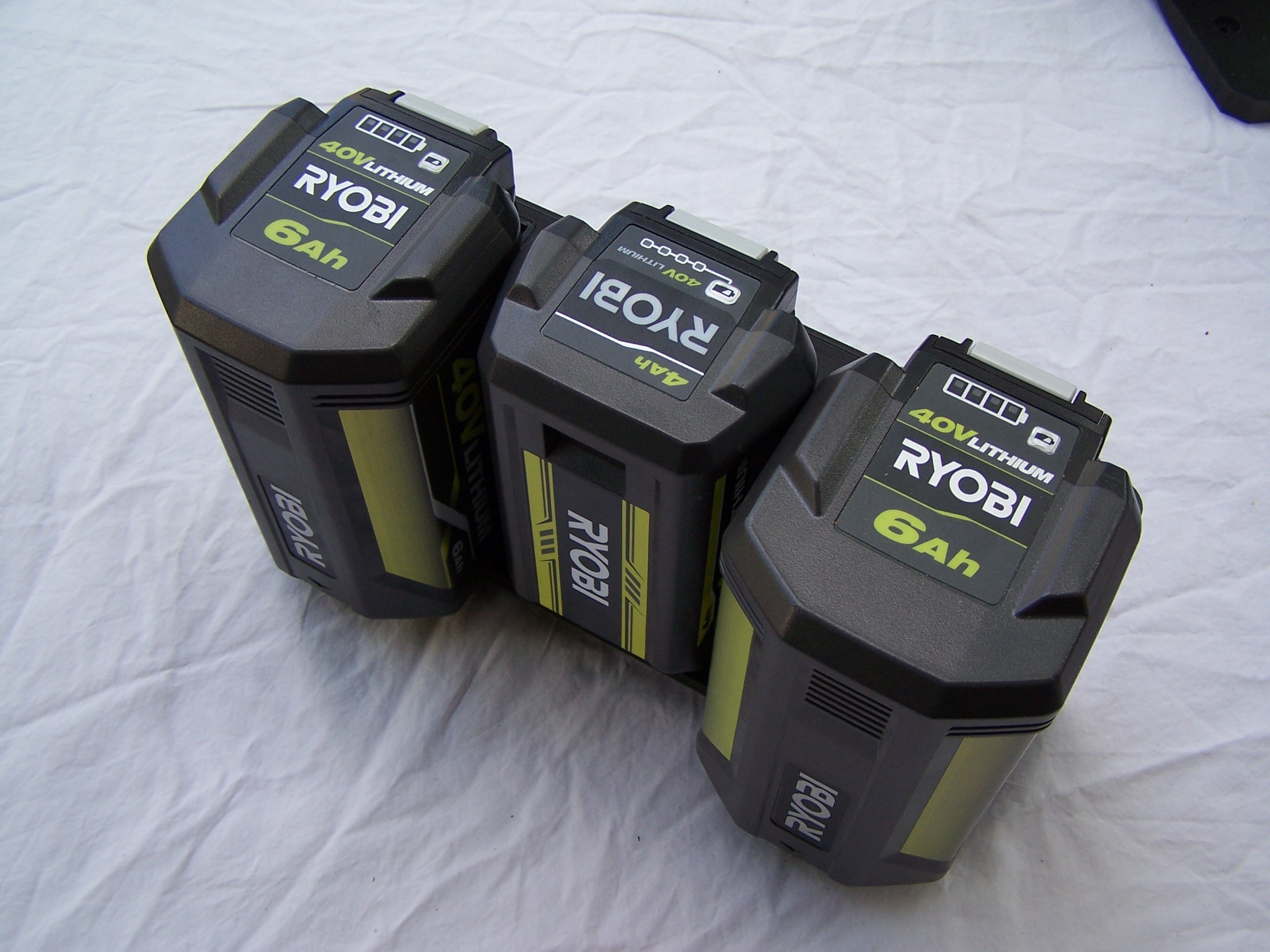RYOBI Battery Holder/mount for 40V Li Batteries Tripple Port (3 ...