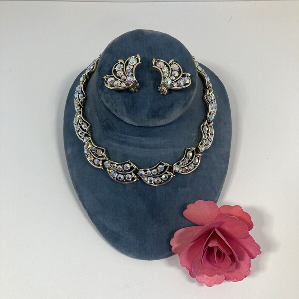 Pakula Necklace - Etsy