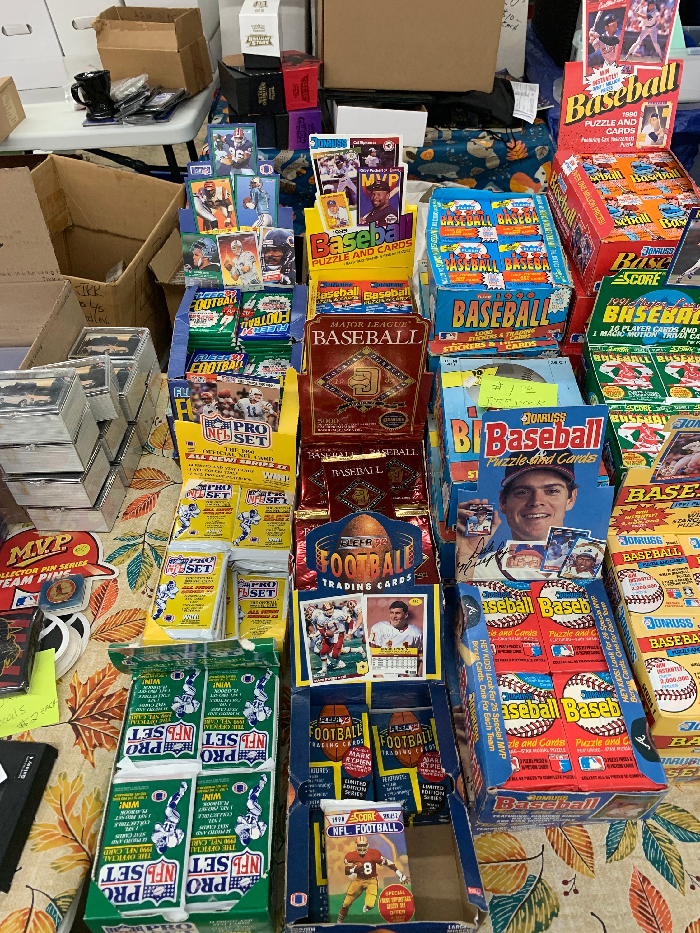 Ultimate Sports Card Gift Pack 500 Vintage Baseball Football Cards in ...