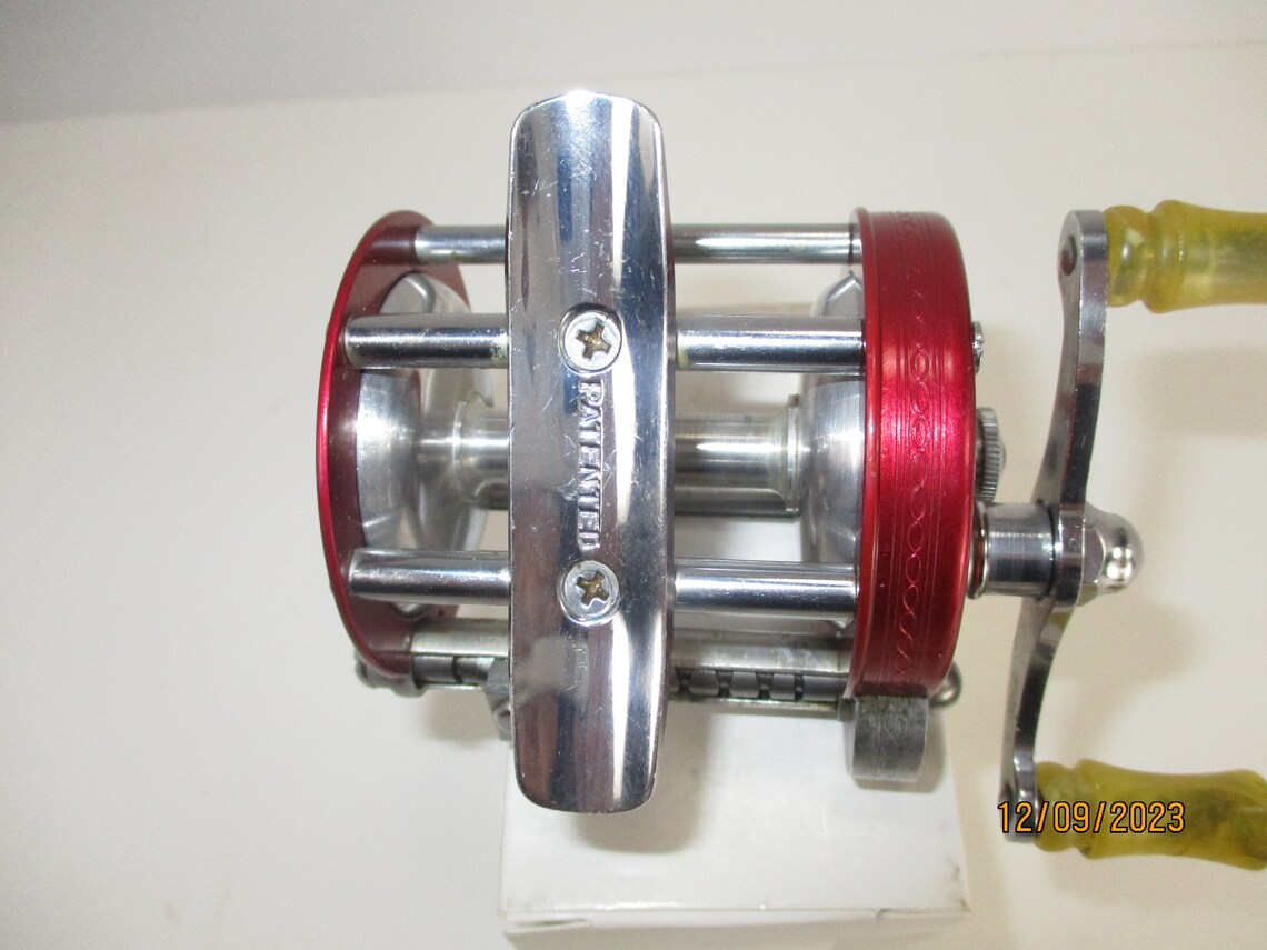 Vintage Fishing Reel Pflueger DELUXE NOBBY 1950's - Etsy