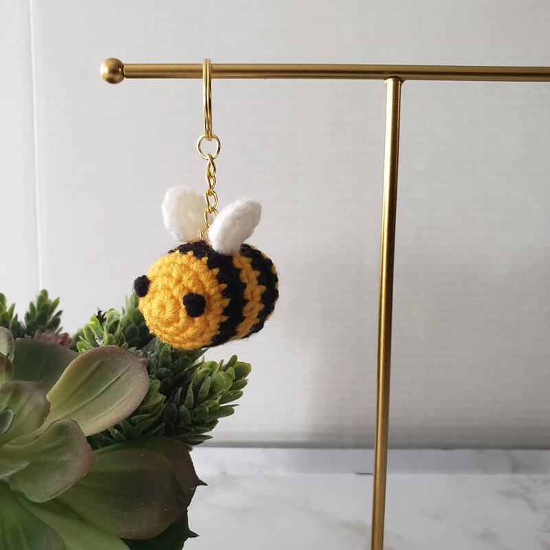 Crochet Bee Keychain - Etsy