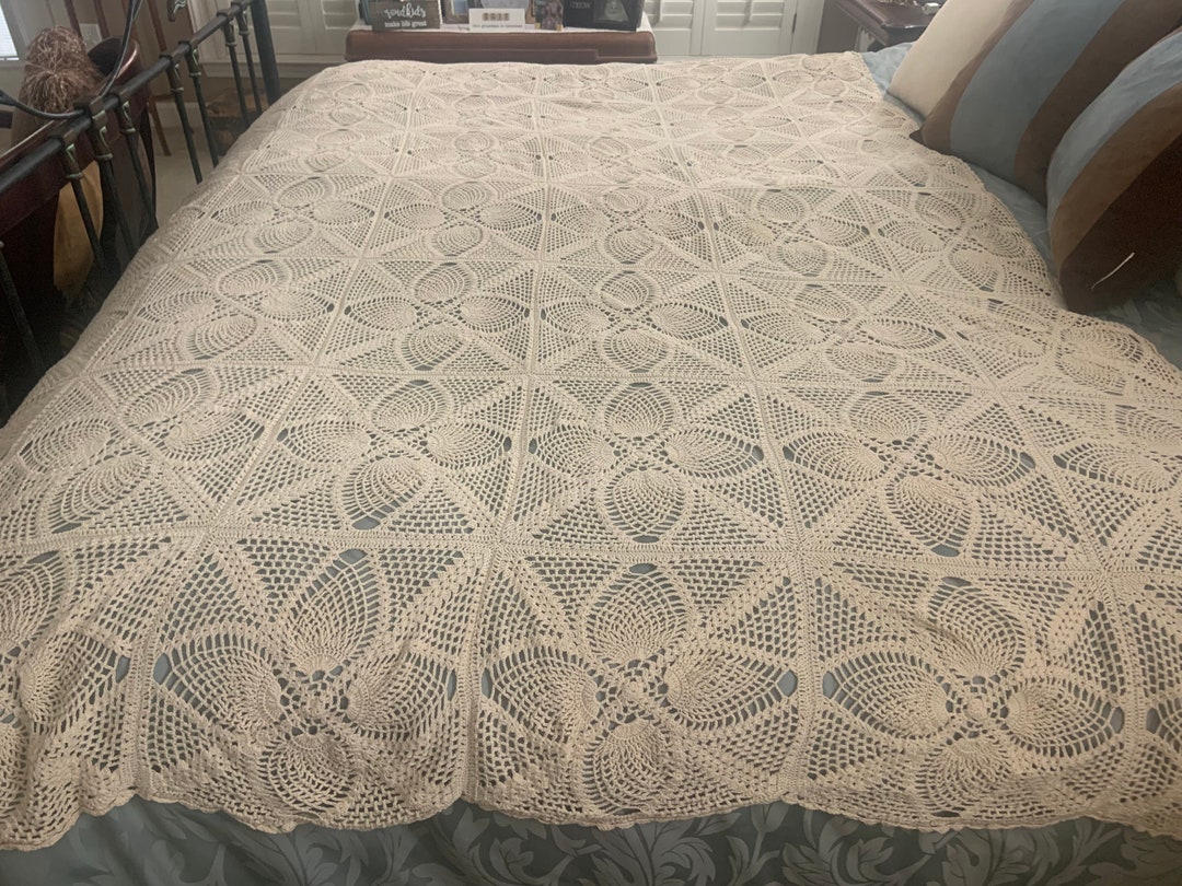 Beautiful Vintage Hand Crochet Bedspread/duvet - Etsy