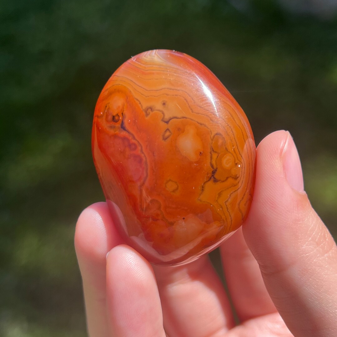 Sardonyx Palm Stone, 2.01“ | Sardonyx Carving | Crystal Pocket Stone - Etsy