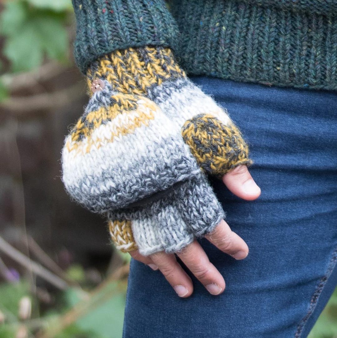Hand Knitted Wool Mitts: Natural Electric Design - Fleece Lined Fair ...