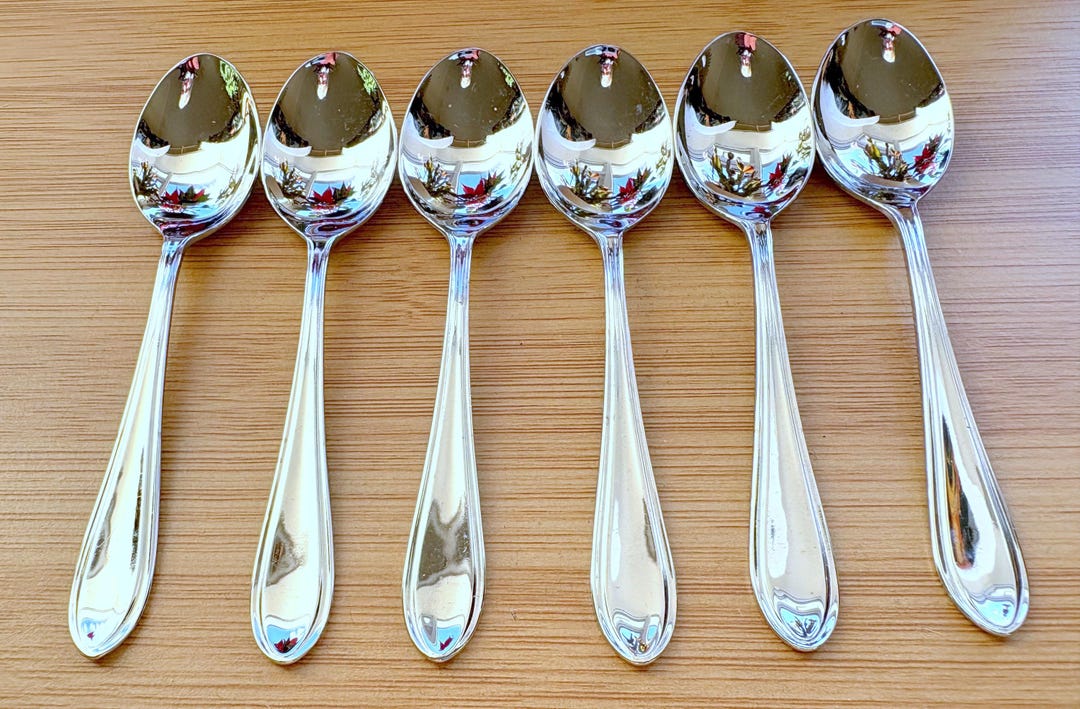 Good Set of 6 Vintage Small Teaspoons or Coffee Spoons, Elegant Style ...