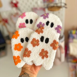 Daisy Ghost Mug Rug, Halloween Punch Needle Coaster, Daisy Ghostie ...