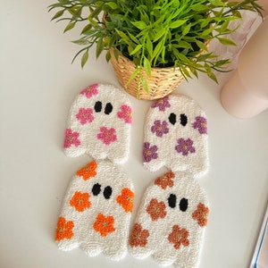 Daisy Ghost Mug Rug, Halloween Punch Needle Coaster, Daisy Ghostie ...
