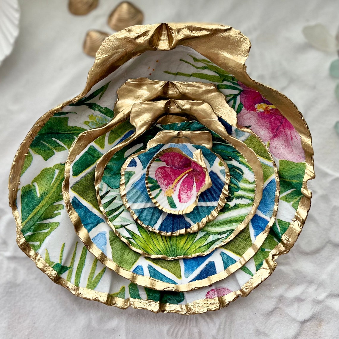 Set of Five Nesting Scallop Shell Trinket Dishes With Hummingbird ...