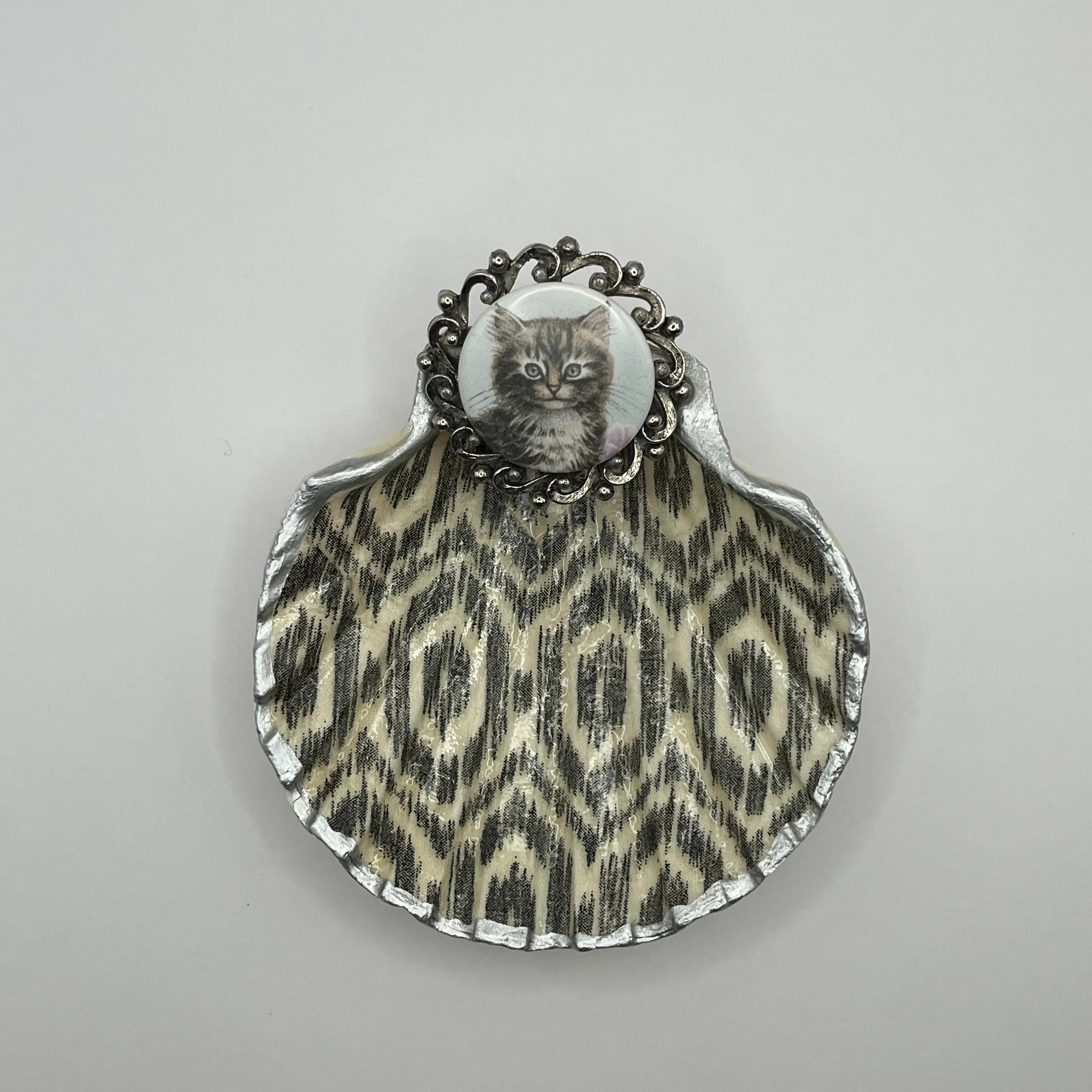 Beautiful Scallop Shell Ring Dish With Silvertone Cat Brooch, Recycled ...