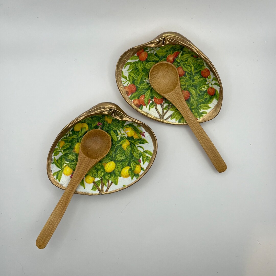 Clam Shell Spice Cellar Set With Mini Bamboo Spoons Fruit Motif ...