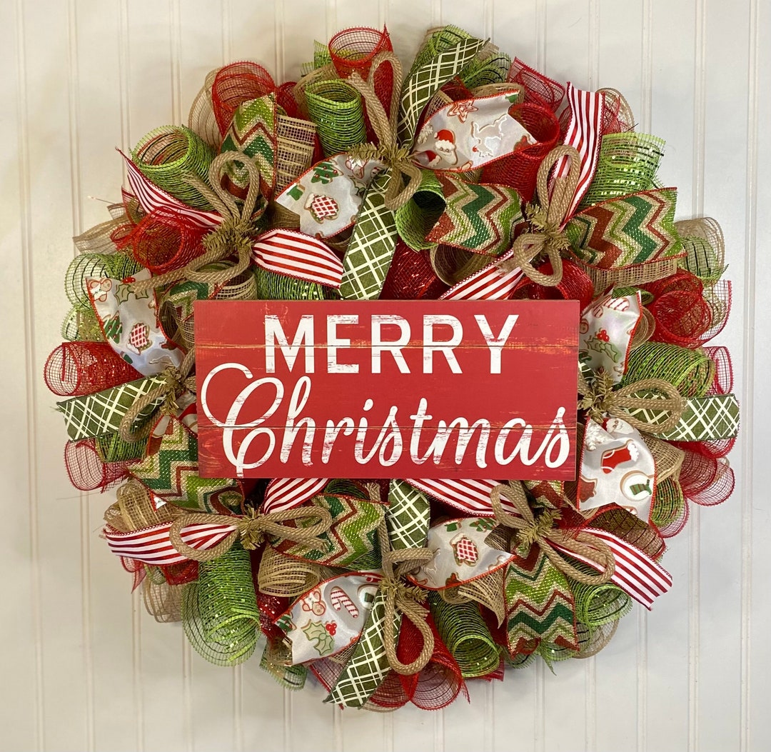 Traditional Christmas Wreath, Burlap Christmas Wreath, Holiday Wreaths ...