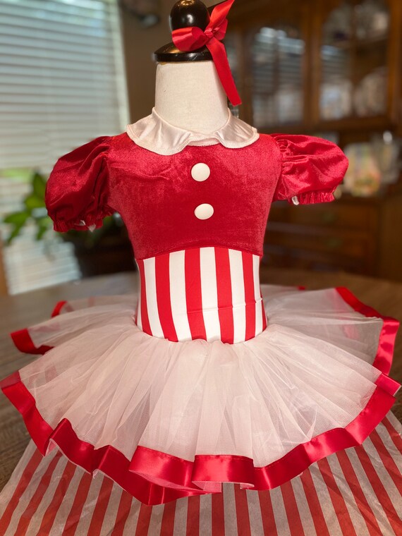 Costume Red and White Theme - Etsy