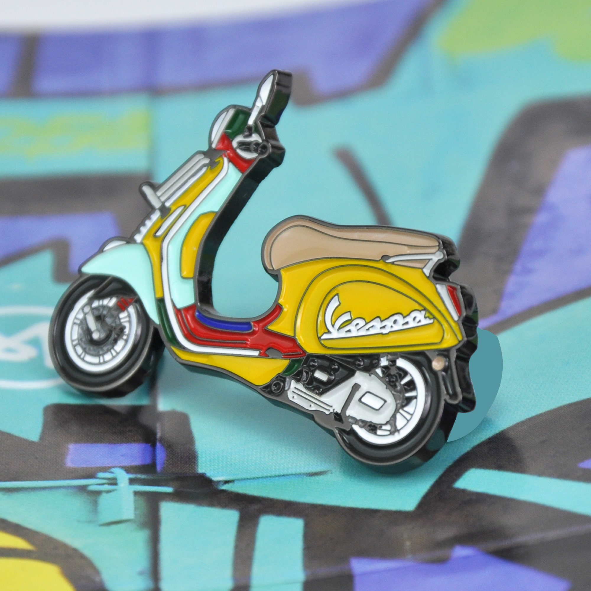 Vintage VESPA Enamel Pinback Buttons Primavera 150 Sean Wotherspoon ...