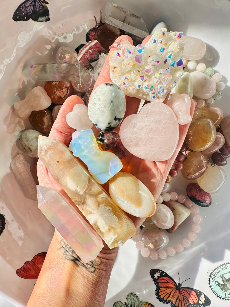Deluxe LOVE Crystal Confetti Scoop, Tumbles Crystal Confetti Free ...