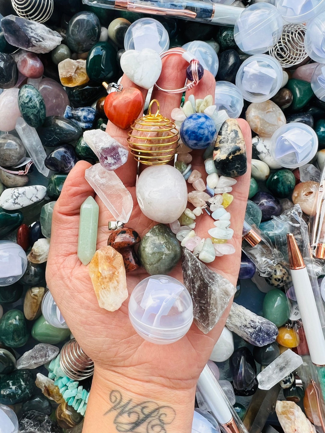 Deluxe Premium Crystal Confetti Big Scoop, Crystal Confetti Free ...