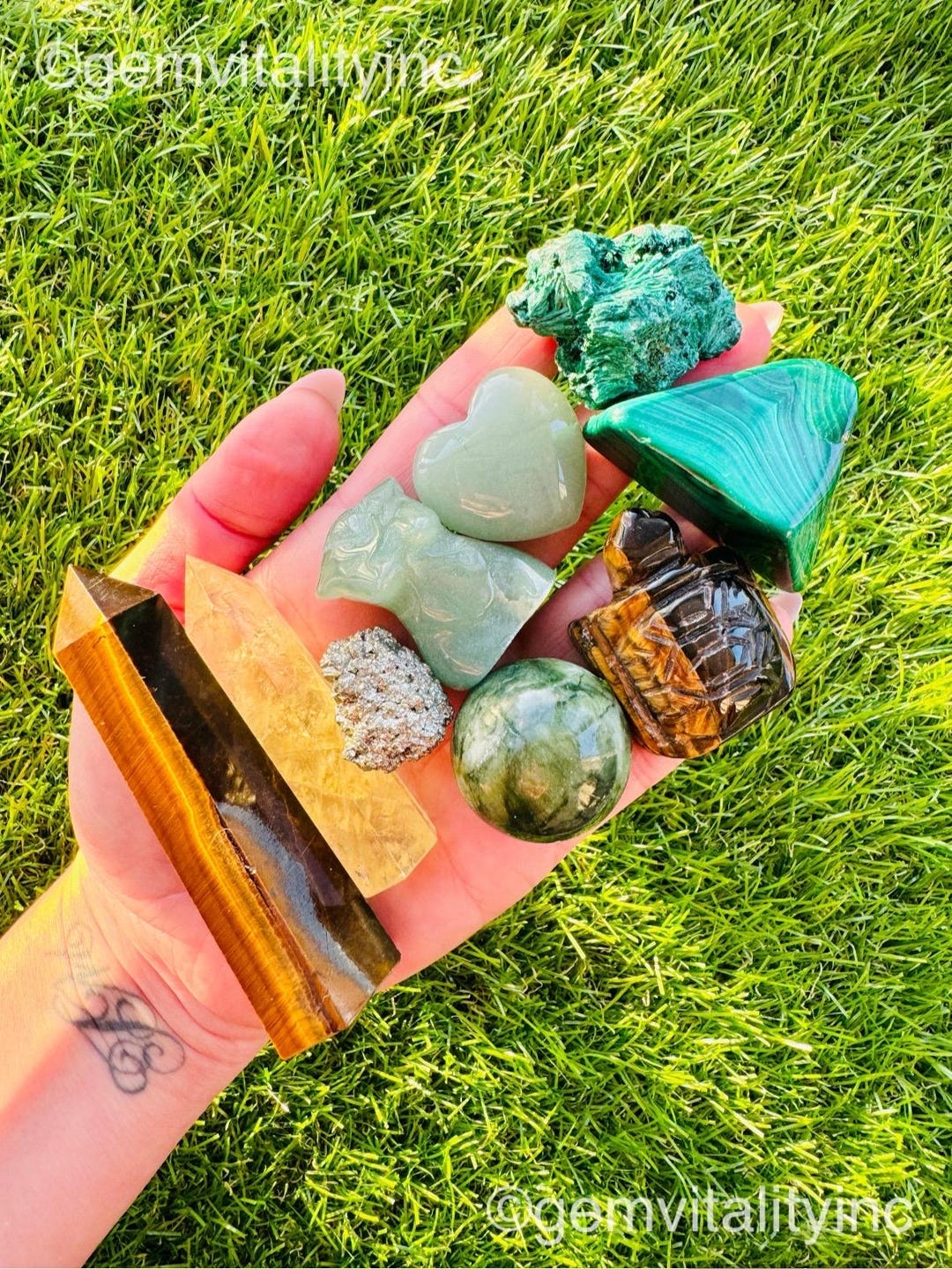 Deluxe GOOD LUCK Crystal Confetti Scoop, Tumbles Crystal Confetti Free ...